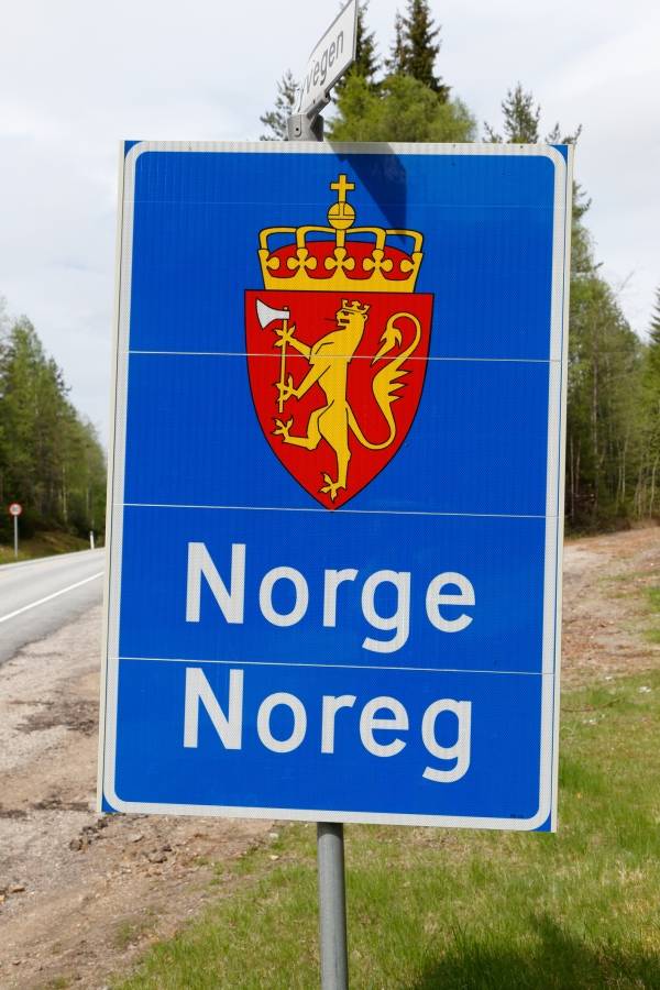 Språkdebatten på 1800-tallet - Aschehoug univers